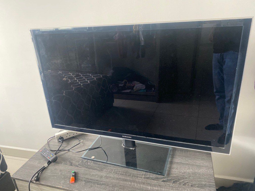 SAMSUNG TV 52 inch, TV & Home Appliances, TV & Entertainment, TV on Carousell