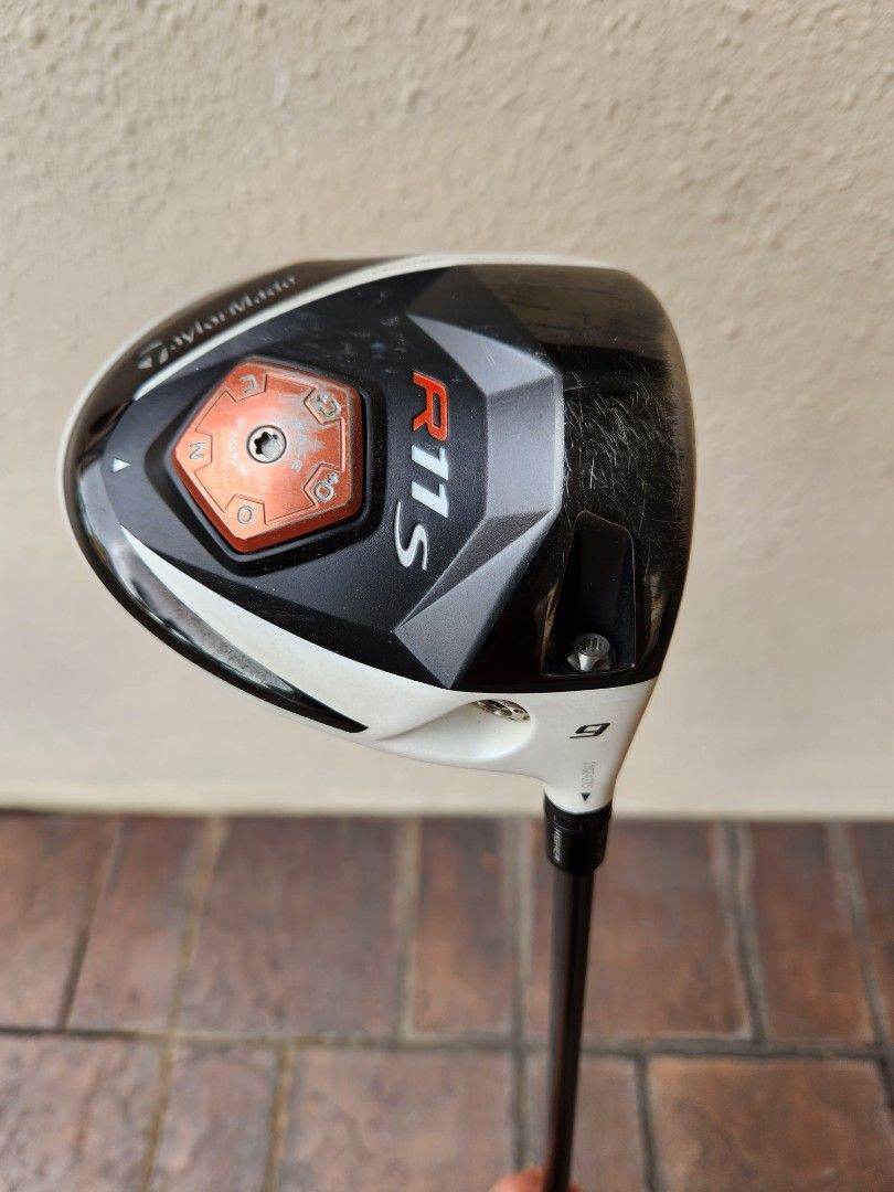 Taylormade R11s Driver, Sports Equipment, Sports & Games, Golf on Carousell