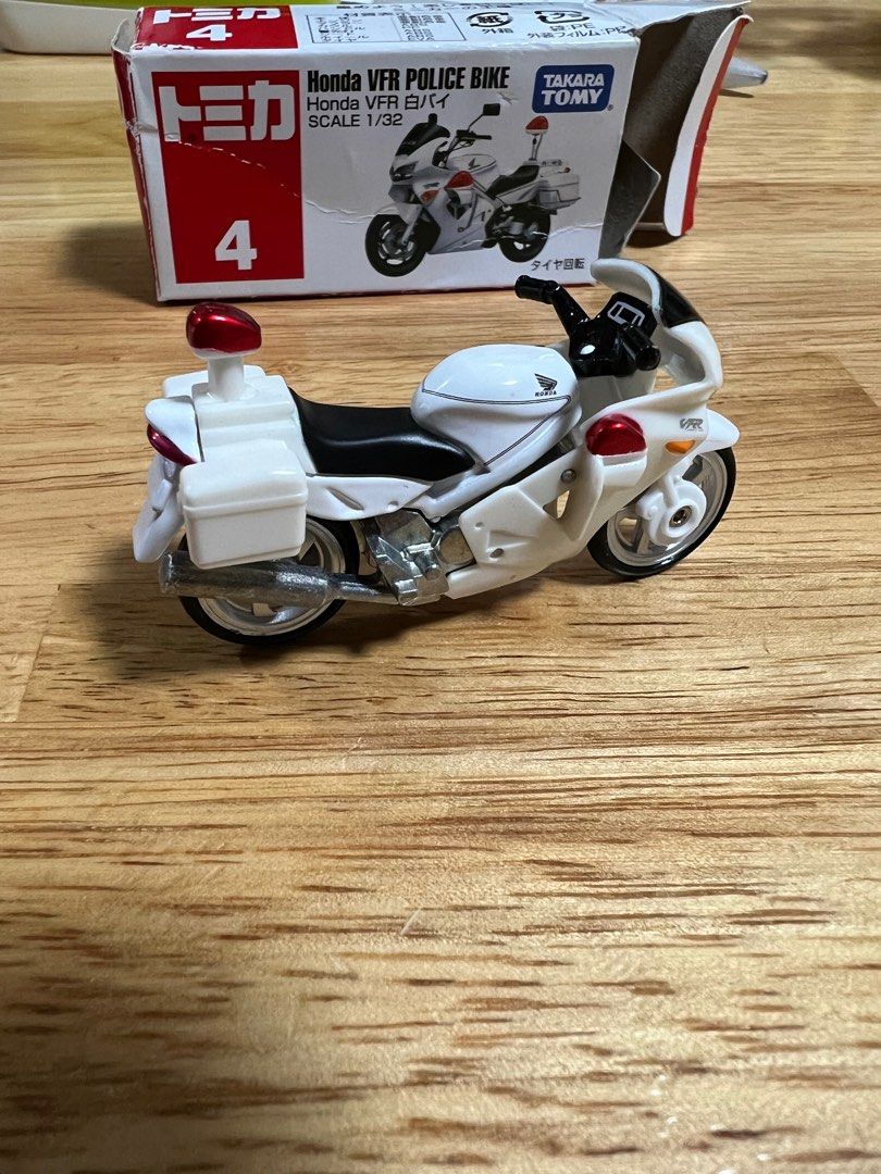 Tomica Honda vfr police bike, 興趣及遊戲, 玩具 & 遊戲類 - Carousell