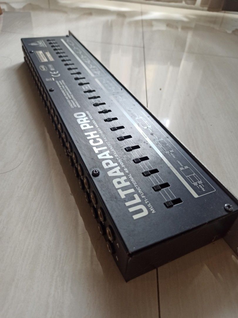 ultrapatch pro behringer model PX 3000, Musik & Media, Alat di Carousell