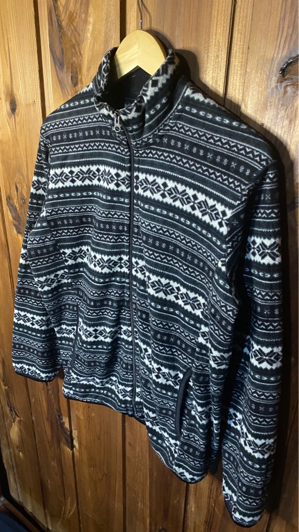 Uniqlo Aztec Fleece Jacket, Men's Fashion, Coats, Jackets and Outerwear ...