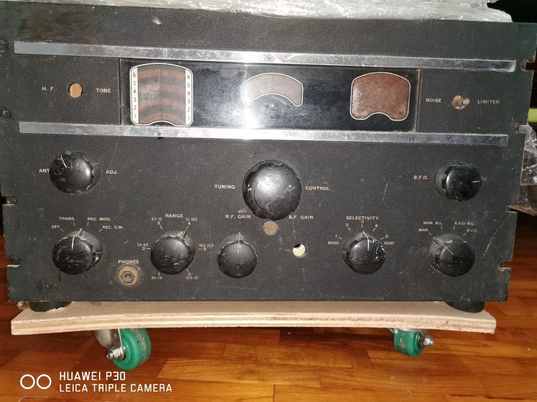 Vintage Short Wave Valve Radio, Audio, Other Audio Equipment on Carousell