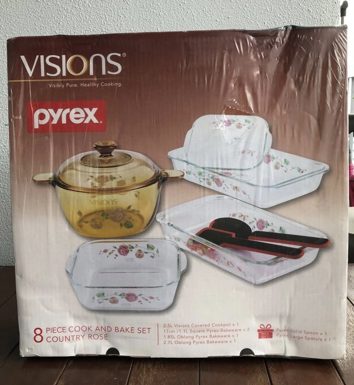 Visions Pyrex cook and bake set, Furniture & Home Living, Kitchenware ...