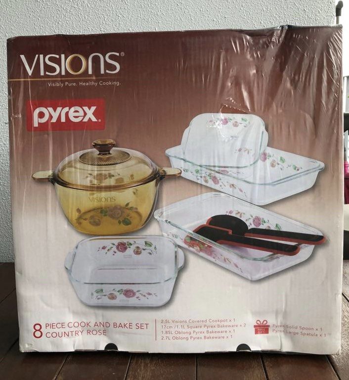 Visions Pyrex cook and bake set, Furniture & Home Living, Kitchenware ...