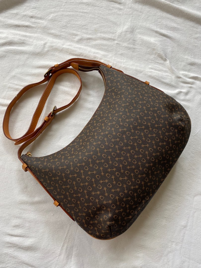 WHY sling bag, Women's Fashion, Bags & Wallets, Cross-body Bags on ...