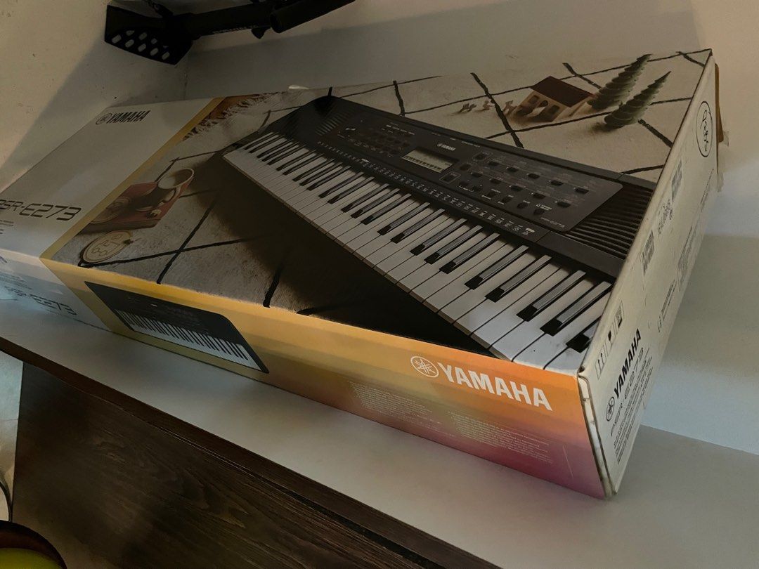 Yamaha digital keyboard - PSR E273, Hobbies & Toys, Music & Media, Musical Instruments on Carousell