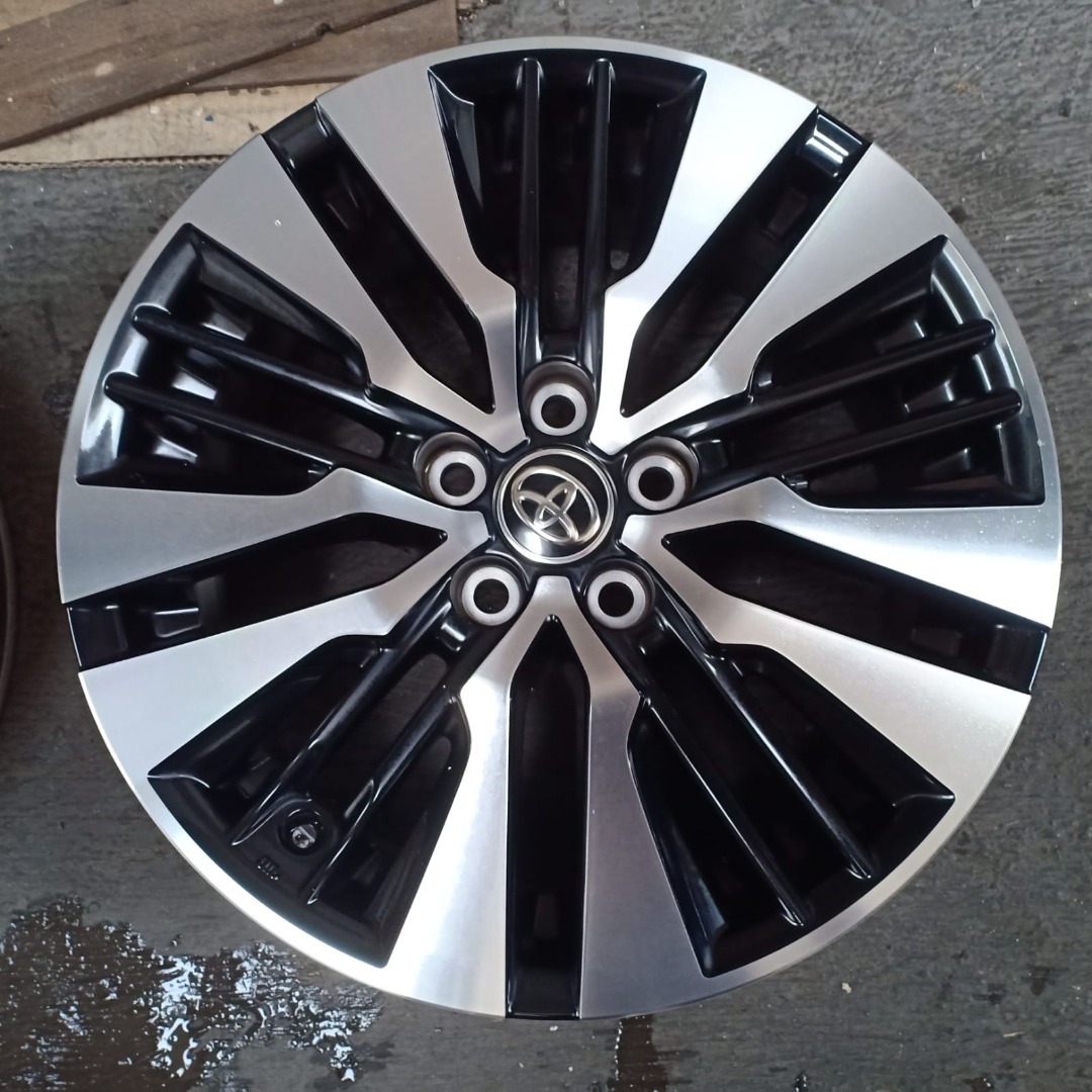 18" Toyota Alphard Original rims, Car Accessories, Tyres & Rims on ...