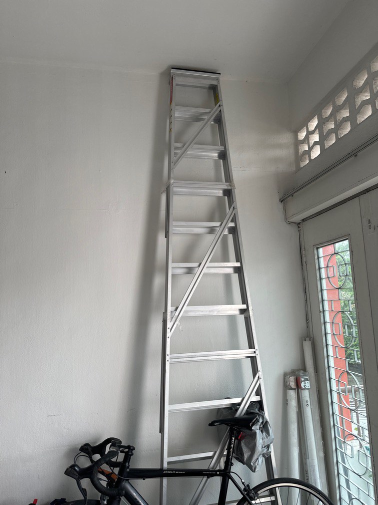 3M tall ladder, Furniture & Home Living, Home Improvement ...