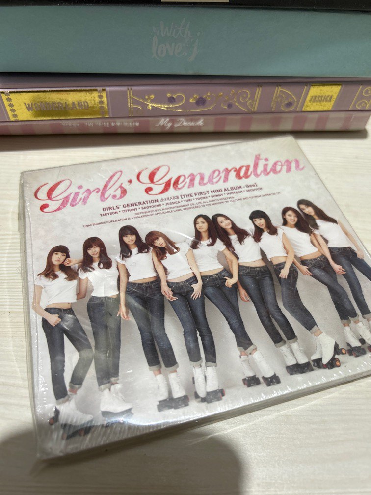 少女時代專輯 First Mini Album Gee, 興趣及遊戲, 收藏品及紀念品, 韓流 - Carousell