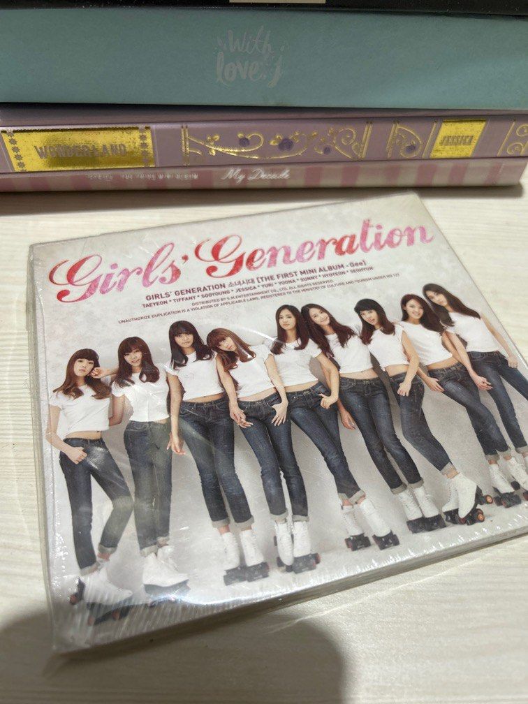 少女時代專輯 First Mini Album Gee, 興趣及遊戲, 收藏品及紀念品, 韓流 - Carousell
