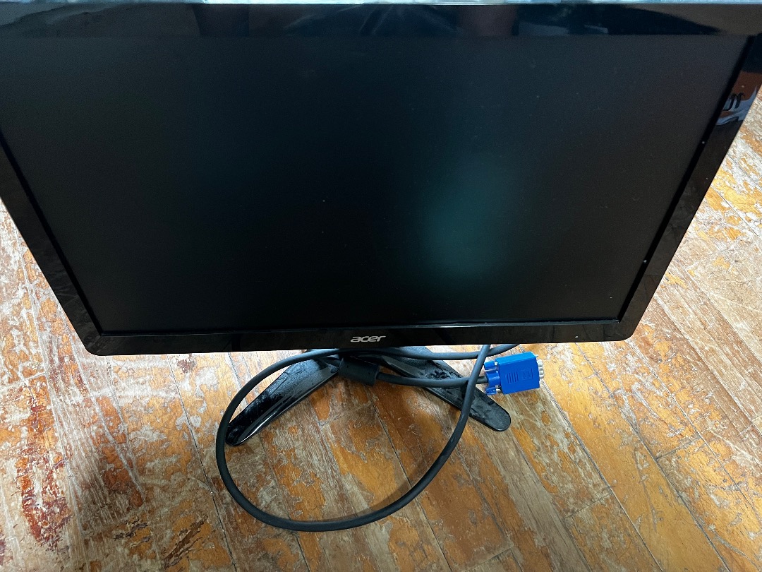 Almost New Acer Monitor, Computers & Tech, Parts & Accessories, Monitor Screens on Carousell