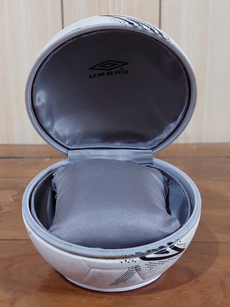 Box Jam Tangan Umbro, Antik, Lainnya di Carousell