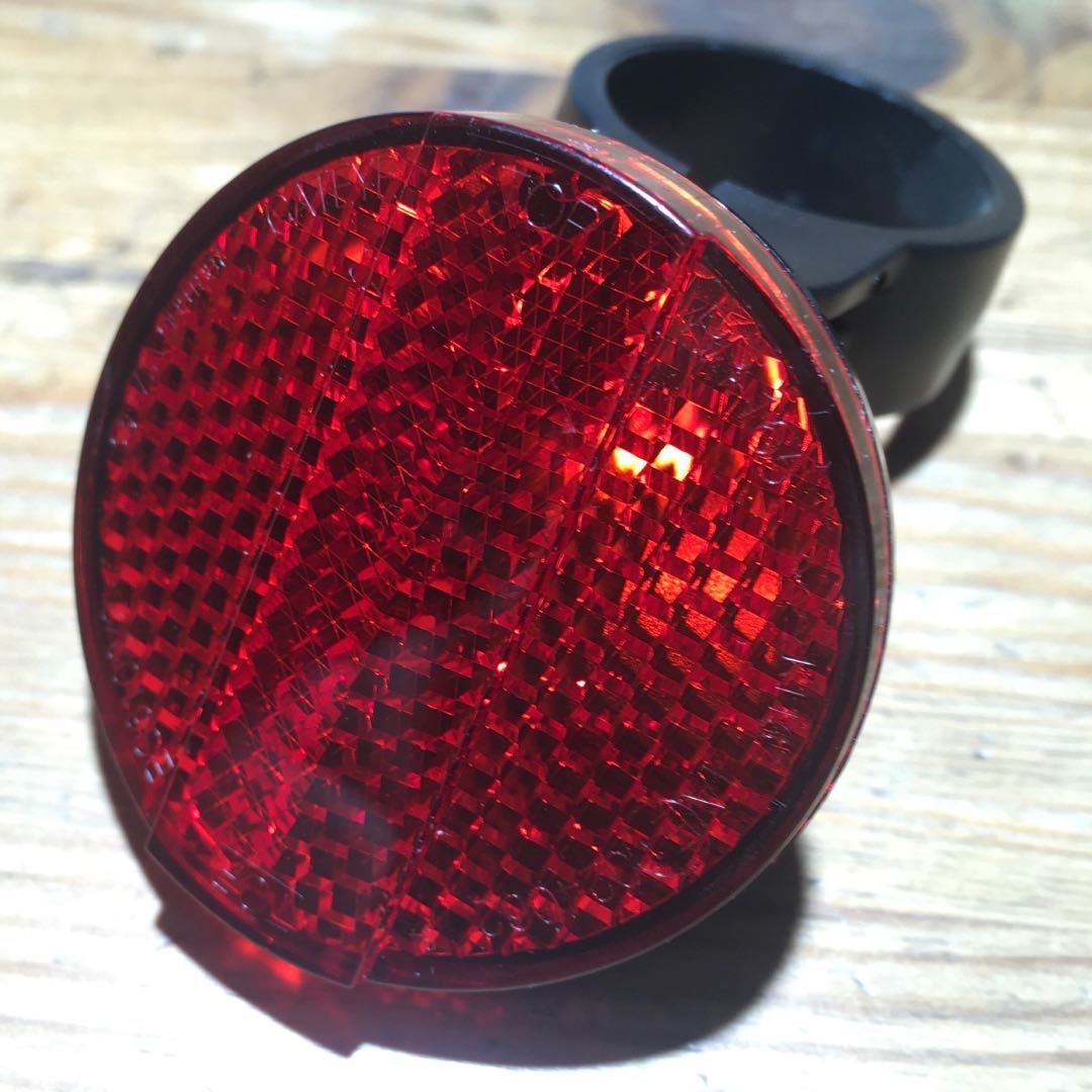 Cateye Rear Reflector 嘩車 反光牌 反光板 尾 後 紅, 運動產品, 單車及配件, 單車 - Carousell