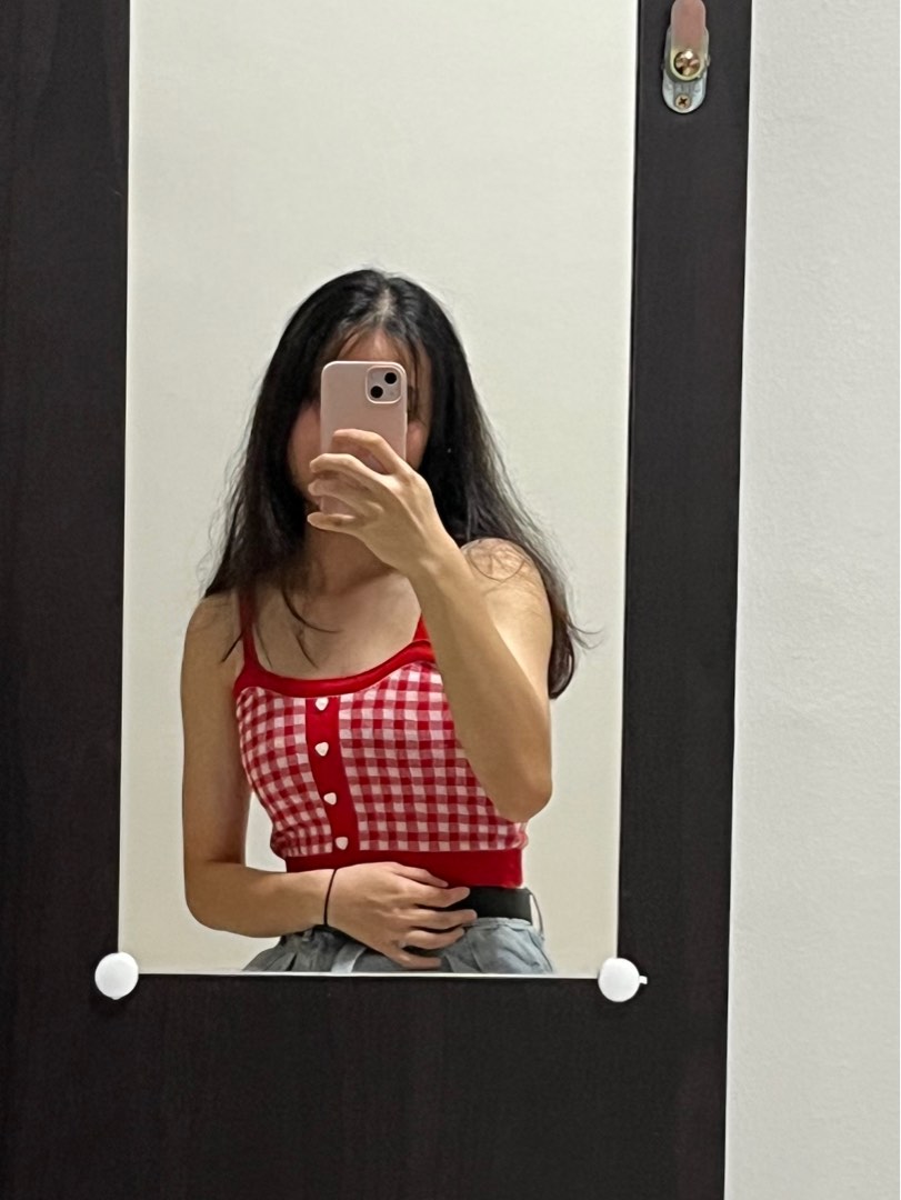 Checkered red heart top, Women's Fashion, Tops, Sleeveless on Carousell