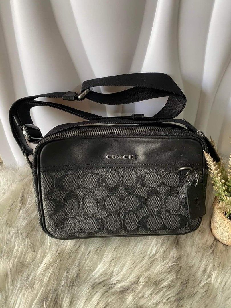 Coach Graham Crossbody Bag, Women's Fashion, Bags & Wallets, Cross-body ...