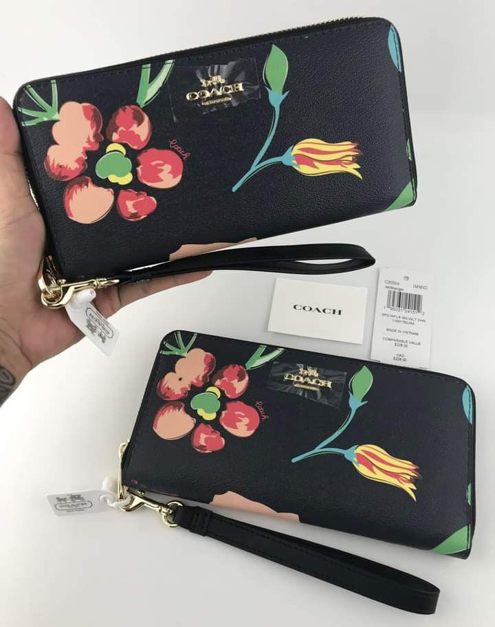 Coach Long Wallet, Women's Fashion, Bags & Wallets, Wallets & Card ...