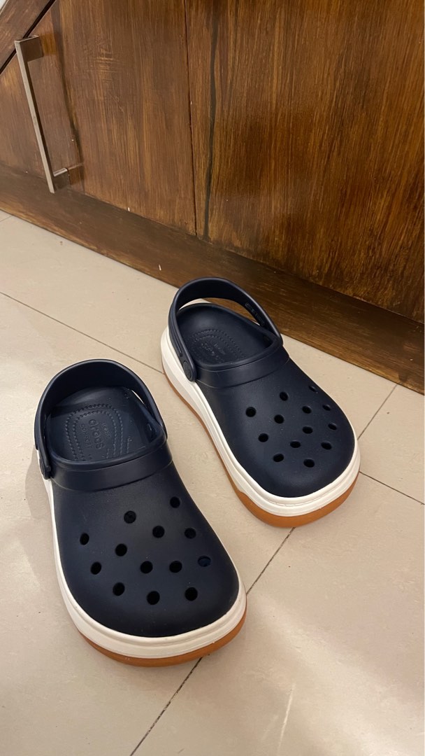 Crocs Full Force Clogs, Women's Fashion, Footwear, Sandals on Carousell