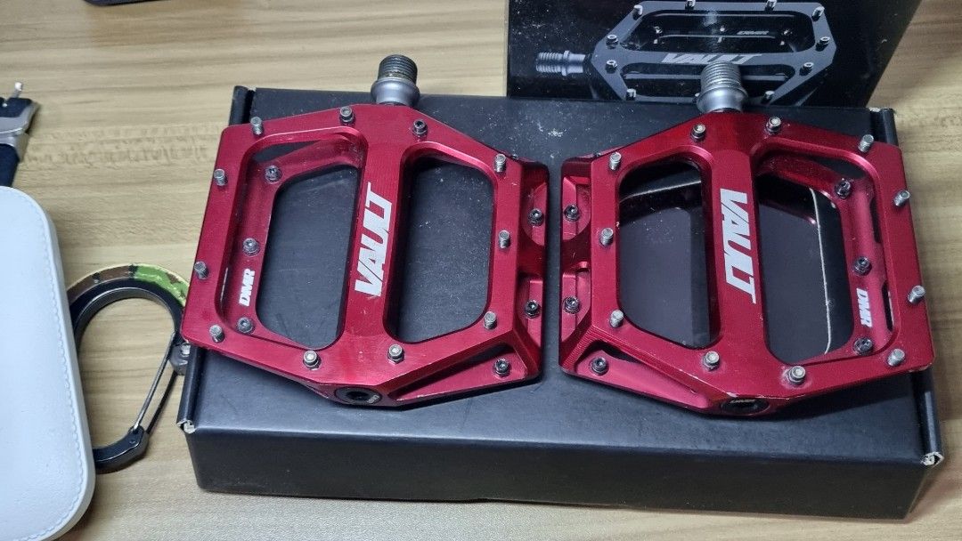 DMR Vault Pedal, Sports Equipment, Bicycles & Parts, Parts ...