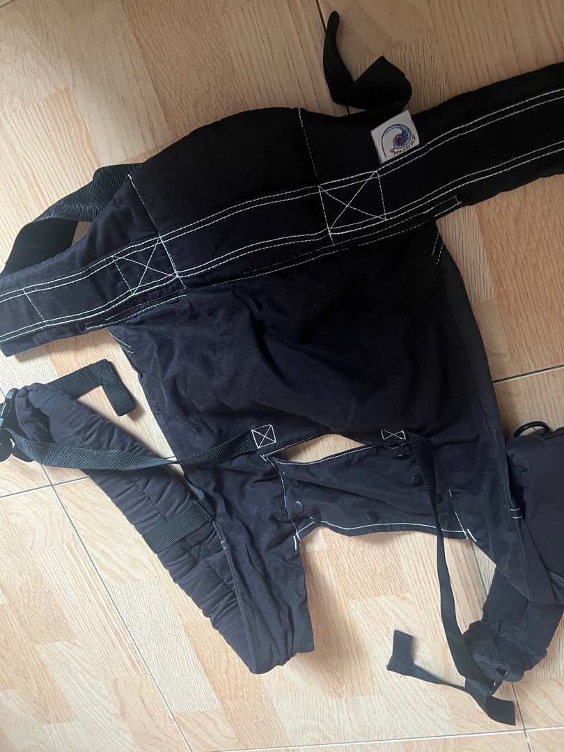 Ergo, Babies & Kids, Going Out, Carriers & Slings on Carousell