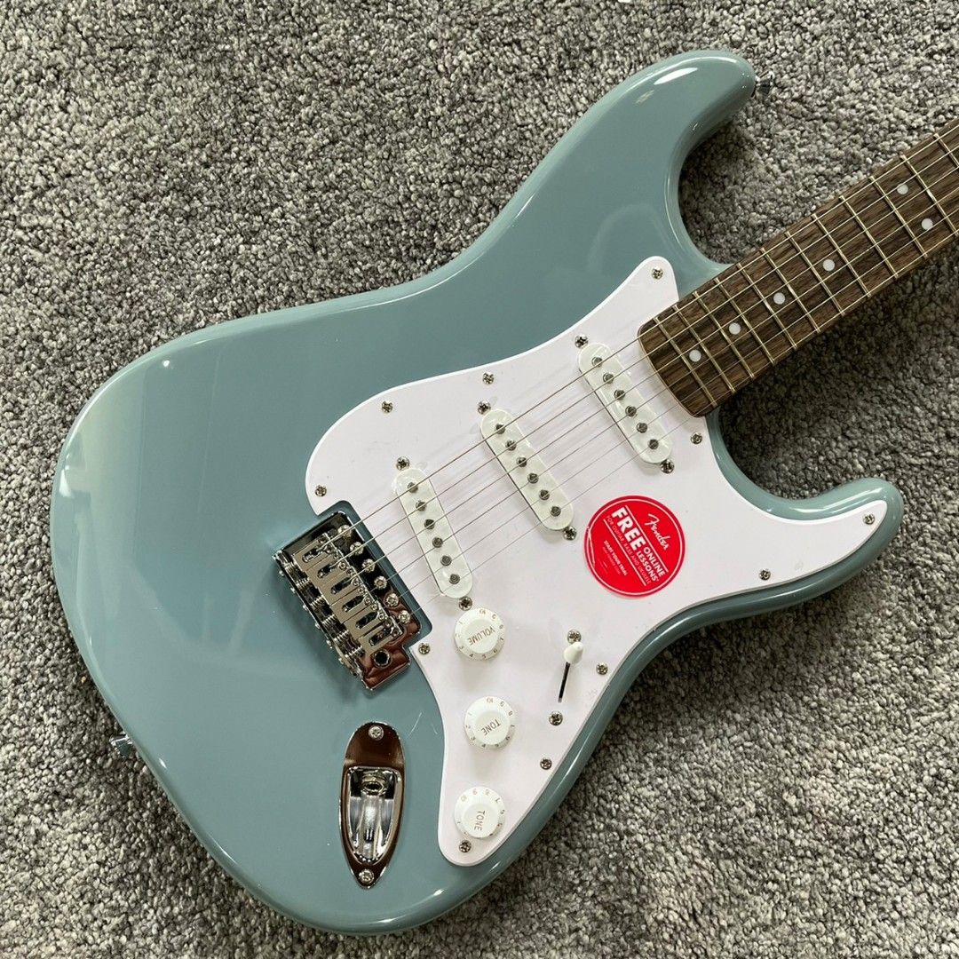 Fender Squier Bullet Strat SSS Grey Guitar, Hobbies & Toys, Music ...