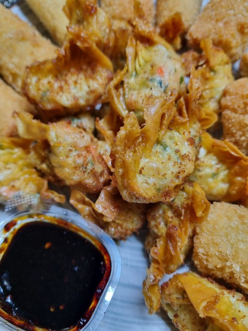 Frozen chicken wantan, Food & Drinks, Chilled & Frozen Food on Carousell