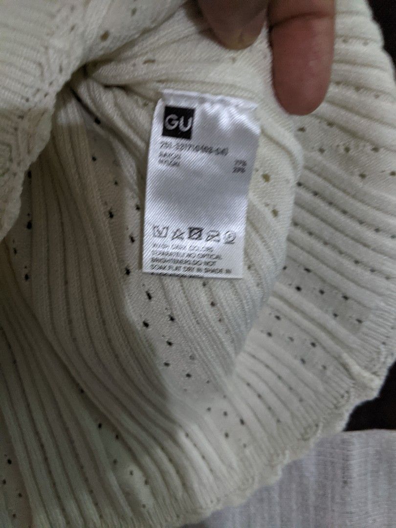 GU Uniqlo knitted, Women's Fashion, Tops, Blouses on Carousell