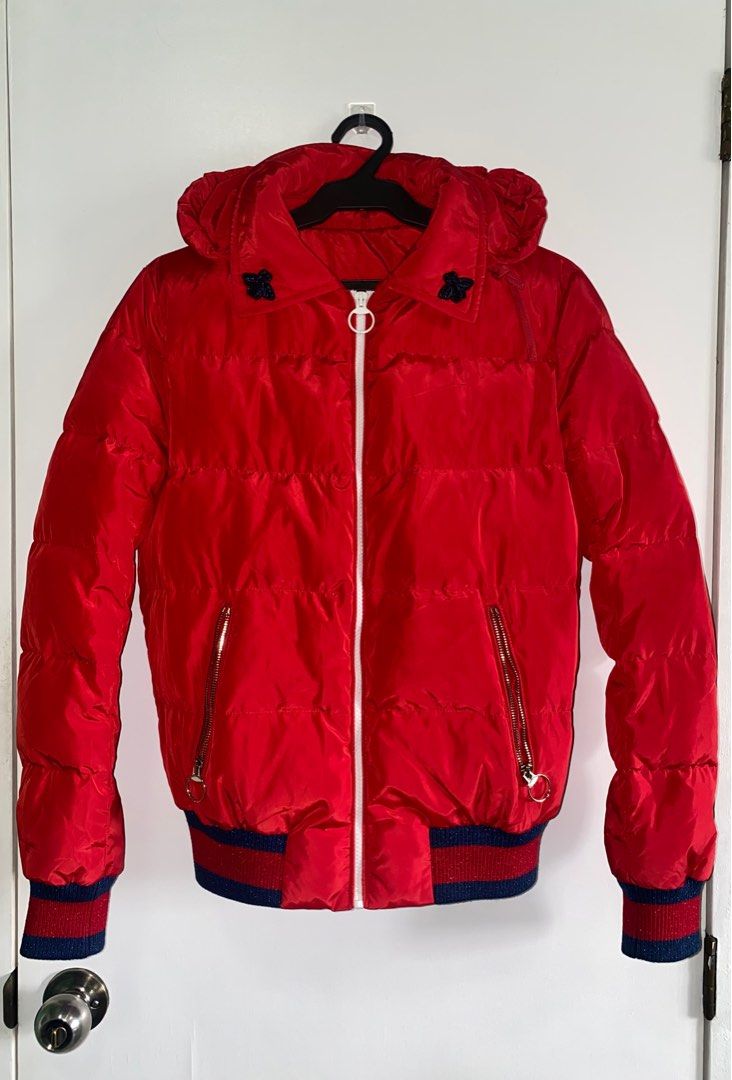Gucci Bee Puffer Jacket, Women's Fashion, Coats, Jackets and Outerwear ...