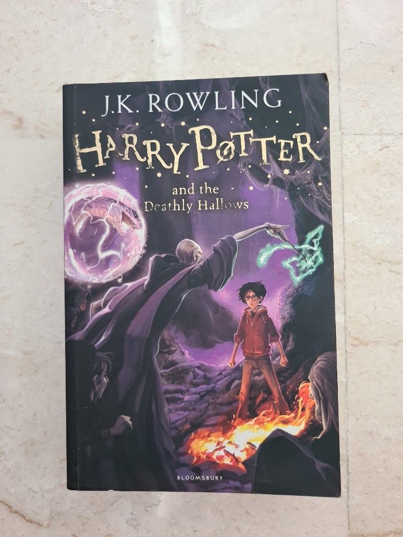 Harry Potter and the Deathly Hallows (Book 7), Hobbies & Toys, Books ...