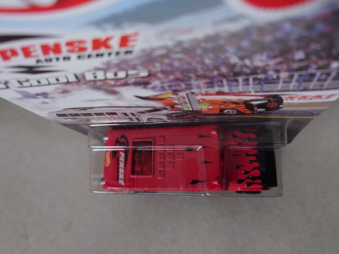 Hot Wheels Penske Auto Center S'Cool Bus red, Hobbies & Toys, Toys ...