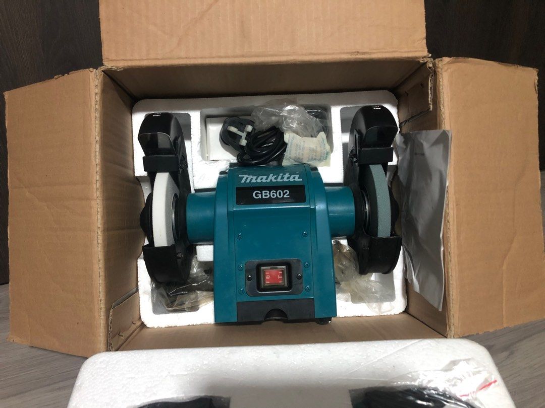 Makita GB602 Bench Grinder, Everything Else on Carousell