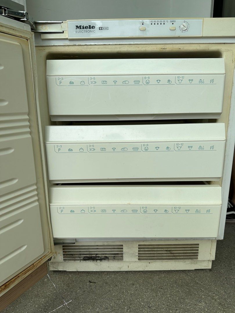 Miele Built Under Freezer F623/built-in Miele K9552iD Fridge, TV & Home ...