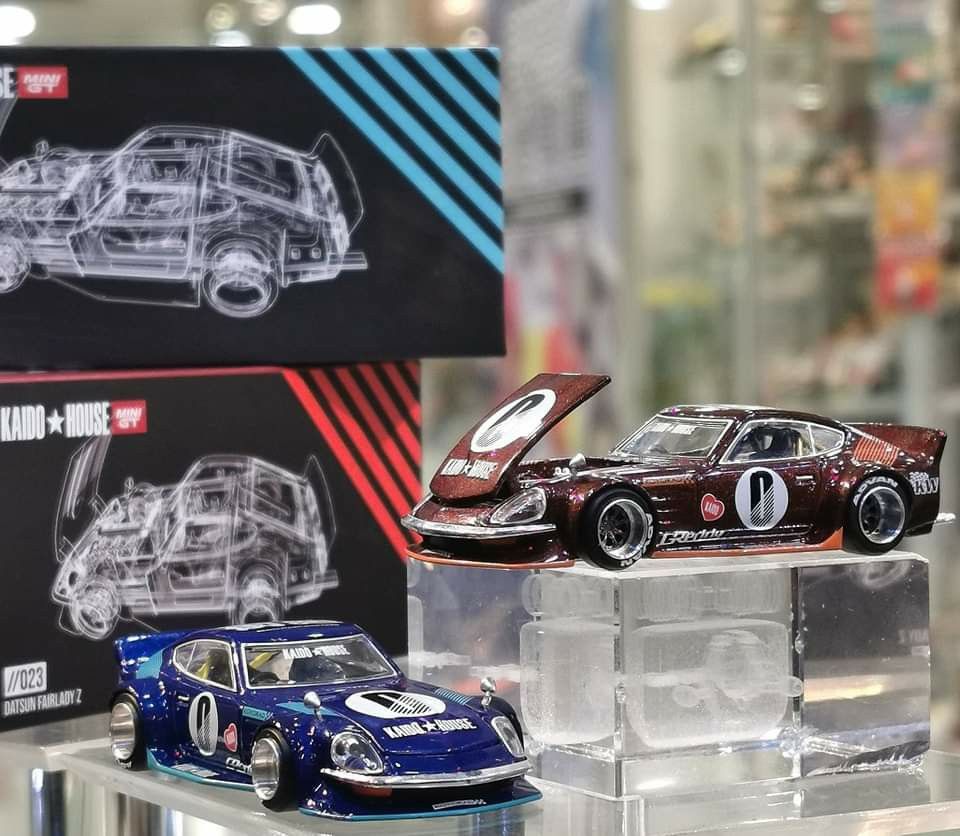 Mini GT x Kaido House - Fairlady S30Z Wide Spec Blue and Dark Red Pair ...