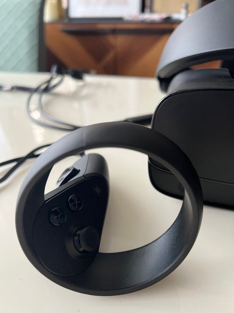 (Mint) Oculus Rift S, Computers & Tech, Parts & Accessories, Other ...