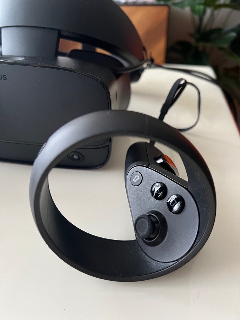 (Mint) Oculus Rift S, Computers & Tech, Parts & Accessories, Other ...