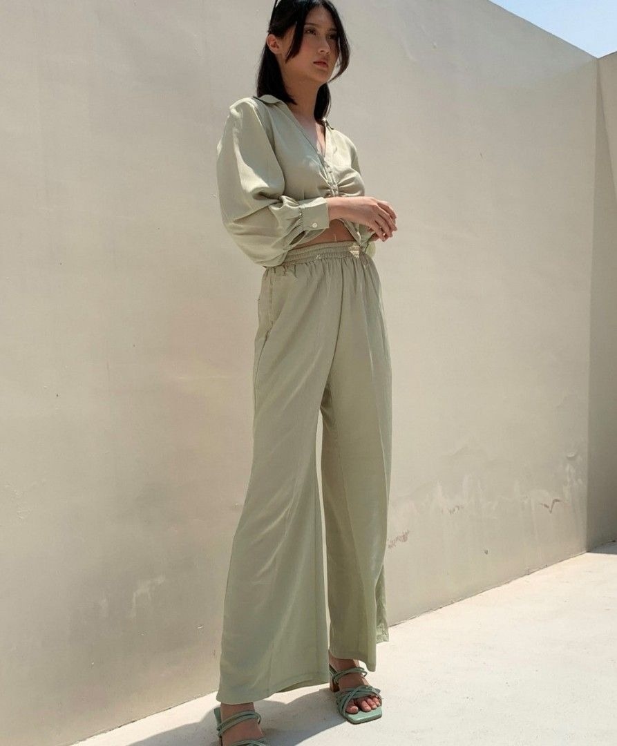 NEW! POMELO X DEAR DAPHNE SAGE GREEN CULLOTE PANTS, Fesyen Wanita, Muslim Fashion, Bawahan di ...
