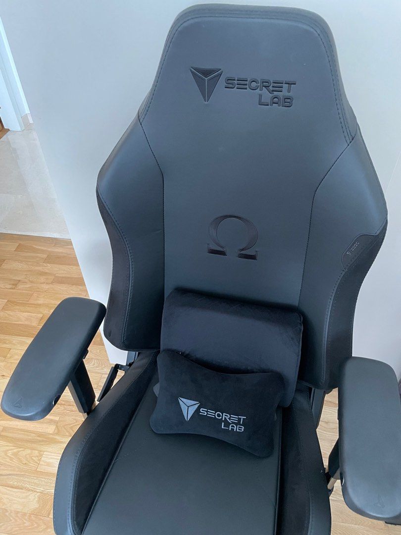 Omega Secret Lab Chair Black Excellent condition, Furniture & Home ...