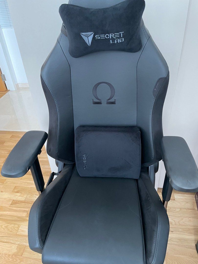 Omega Secret Lab Chair Black Excellent condition, Furniture & Home ...