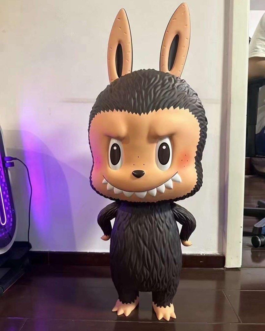 現貨Mega Labubu TEC 1000% Popmart, 興趣及遊戲, 玩具 & 遊戲類 - Carousell