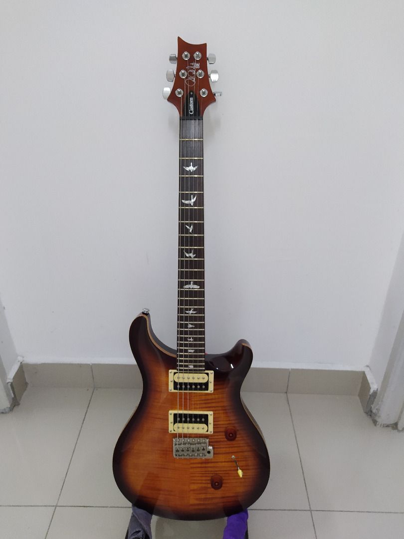 PRS SE Custom 24, Hobbies & Toys, Music & Media, Musical Instruments on Carousell