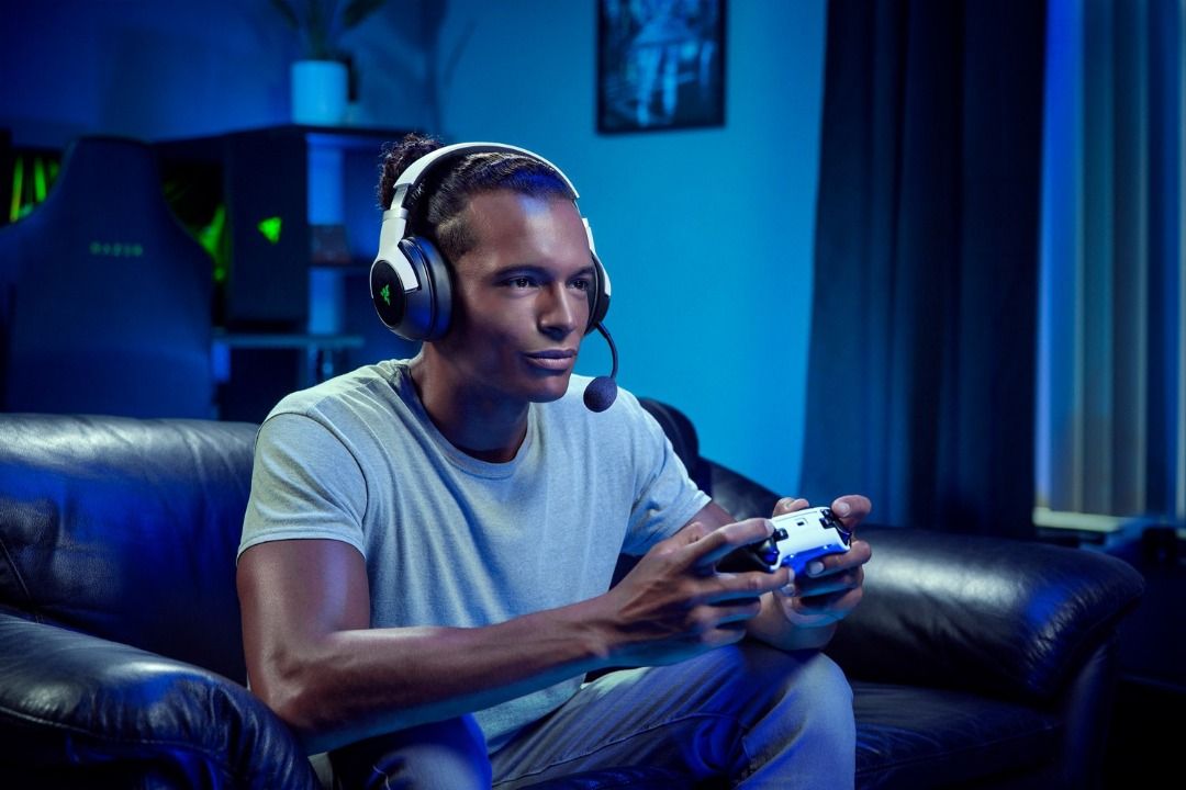 Razer Kaira Pro HyperSpeed - Wireless Multi-Platform Gaming Headset ...