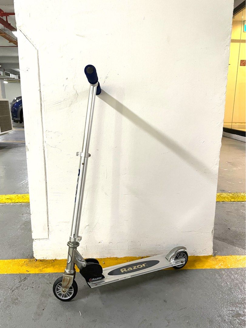 Razor A2 Kick Scooter, Sports Equipment, Sports & Games, Skates ...