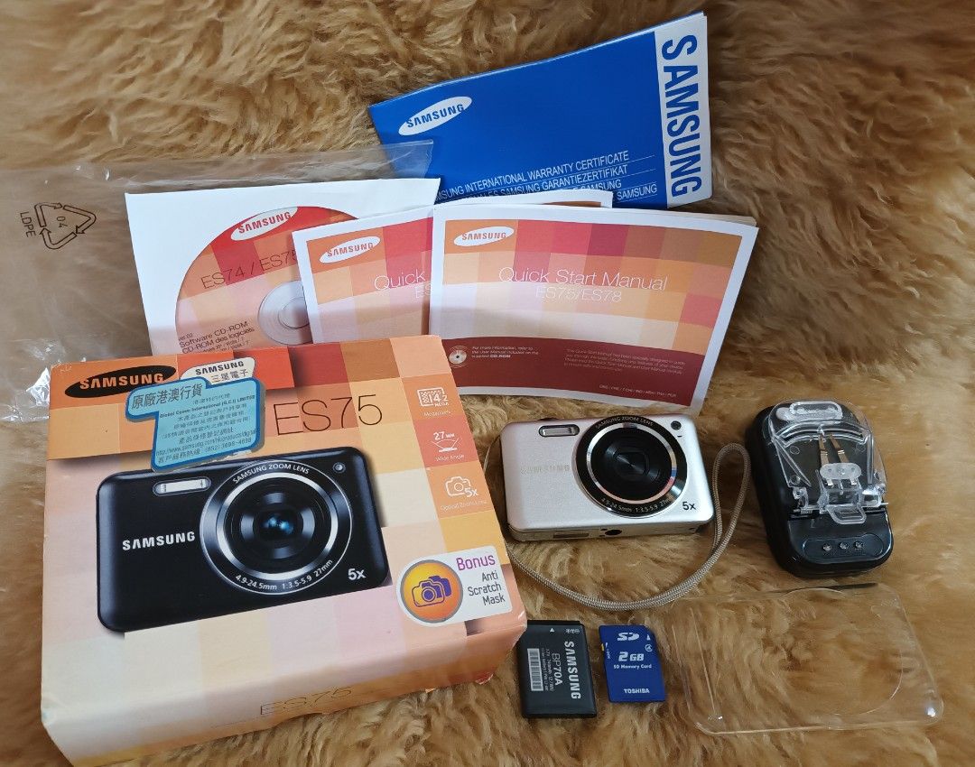 Samsung ES75 Digital Camera, Photography, Cameras on Carousell