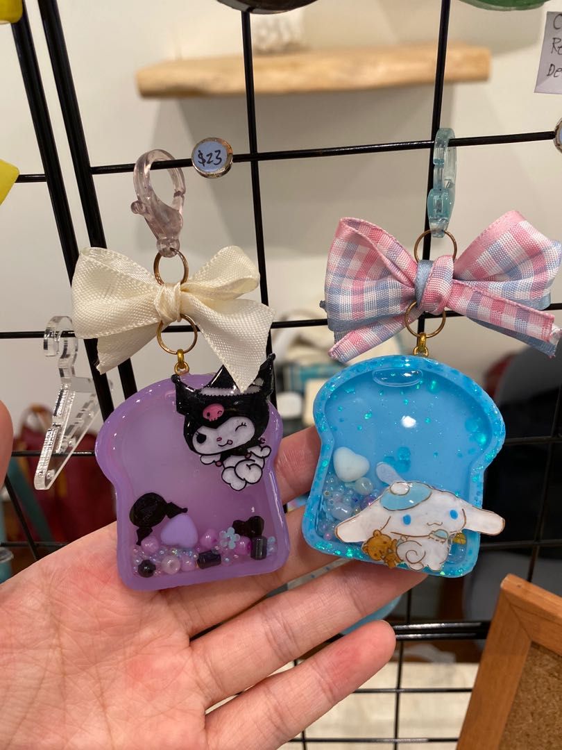 SANRIO Resin shaker keychain handmade Kuromi Gudetama Cinnamonroll ...