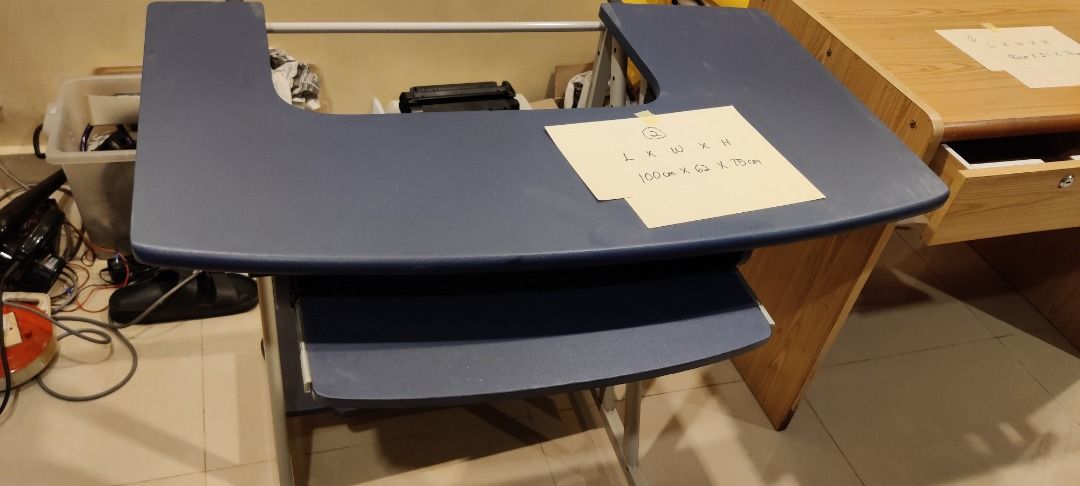Used Computer Table, Free Items on Carousell
