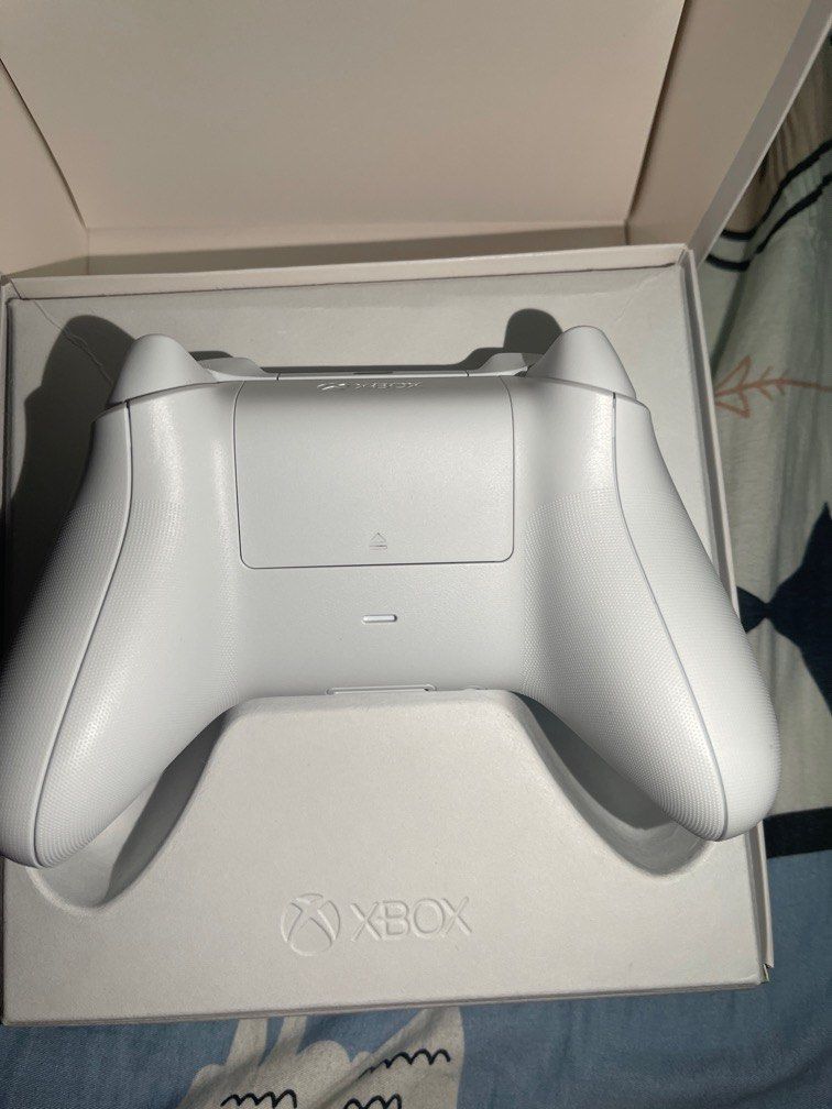 Xbox robot white controller, Video Gaming, Video Game Consoles, Xbox on ...