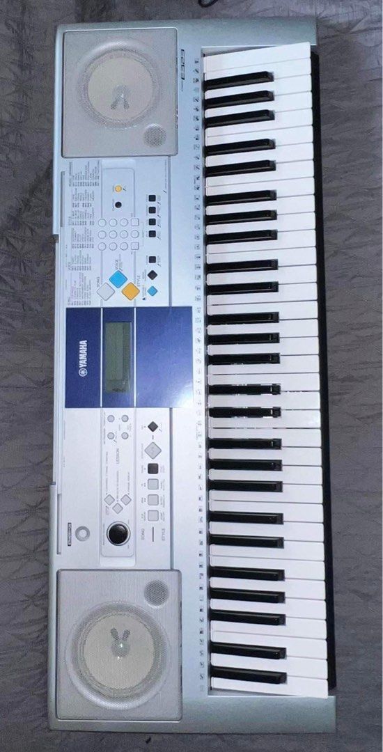 Yamaha E323 Keyboard, Hobbies & Toys, Music & Media, Musical ...