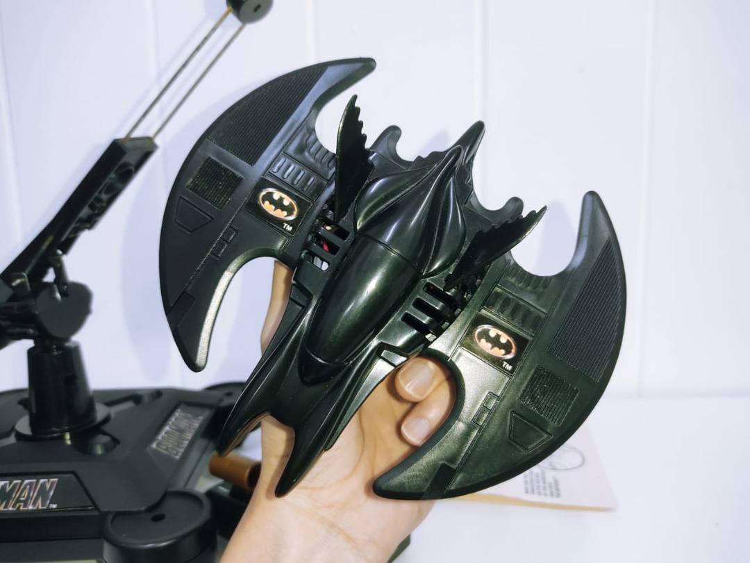 1989 BATMAN BATWING BATTERY OPERATED REMOTE CONTROL BLUE BOX MICHAEL ...