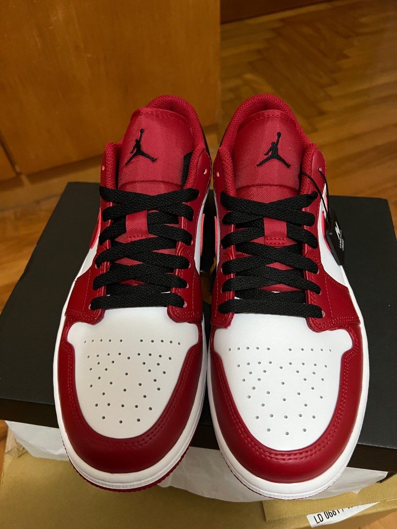 Air jordan 1 low 'bulls', Men's Fashion, Footwear, Sneakers on Carousell