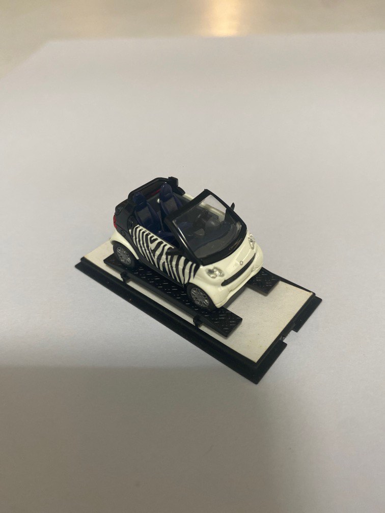 Authentic Busch Automodelle 1:87 Smart Fortwo Cabrio Zebra, Hobbies ...