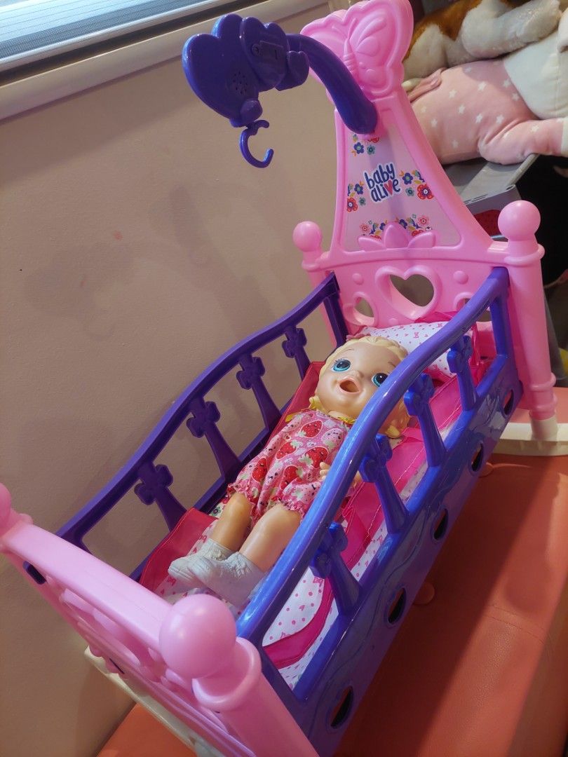 Baby alive bed and doll, Hobbies & Toys, Toys & Games on Carousell